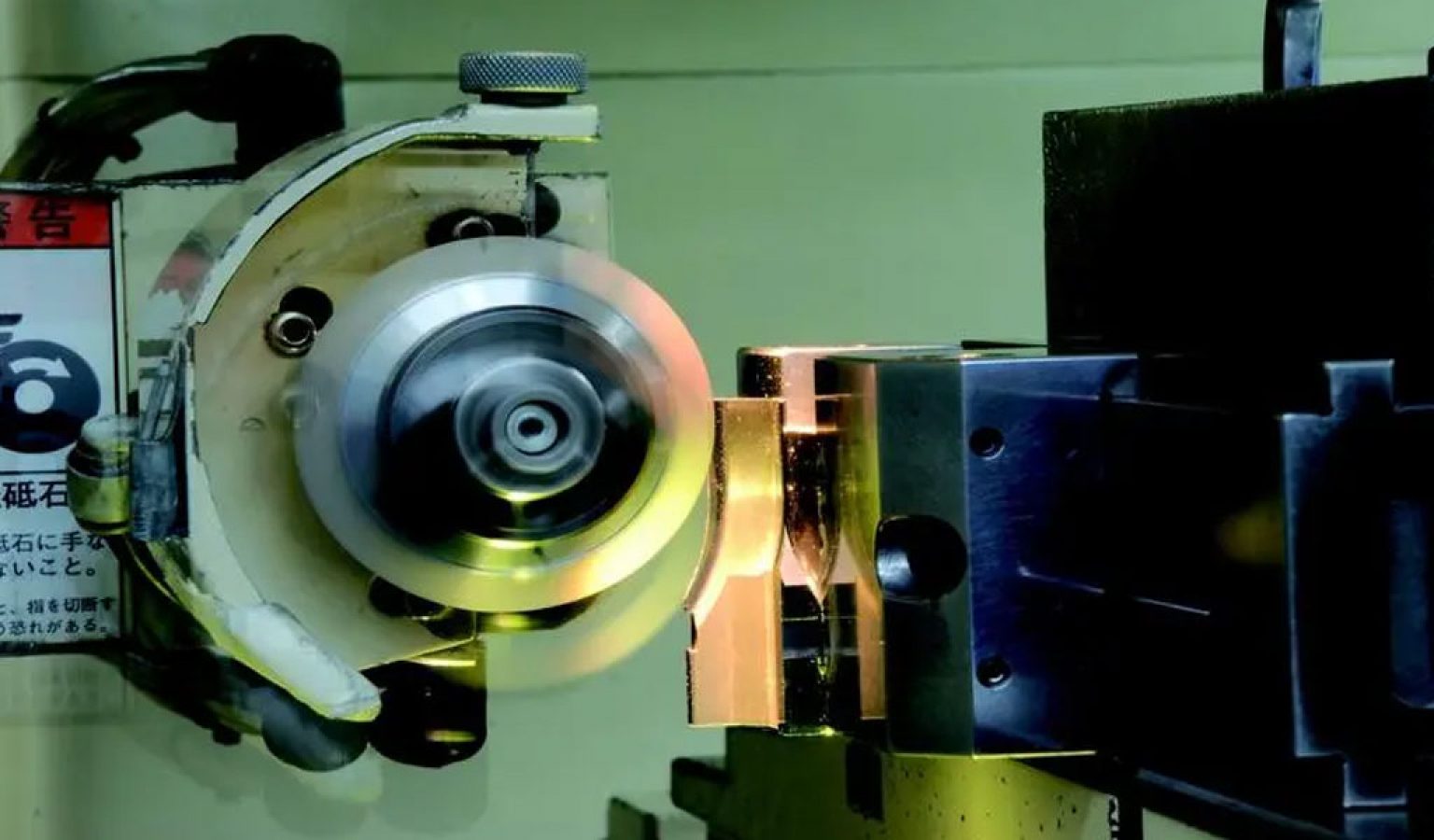 광학 CNC 가공 | CNCMO