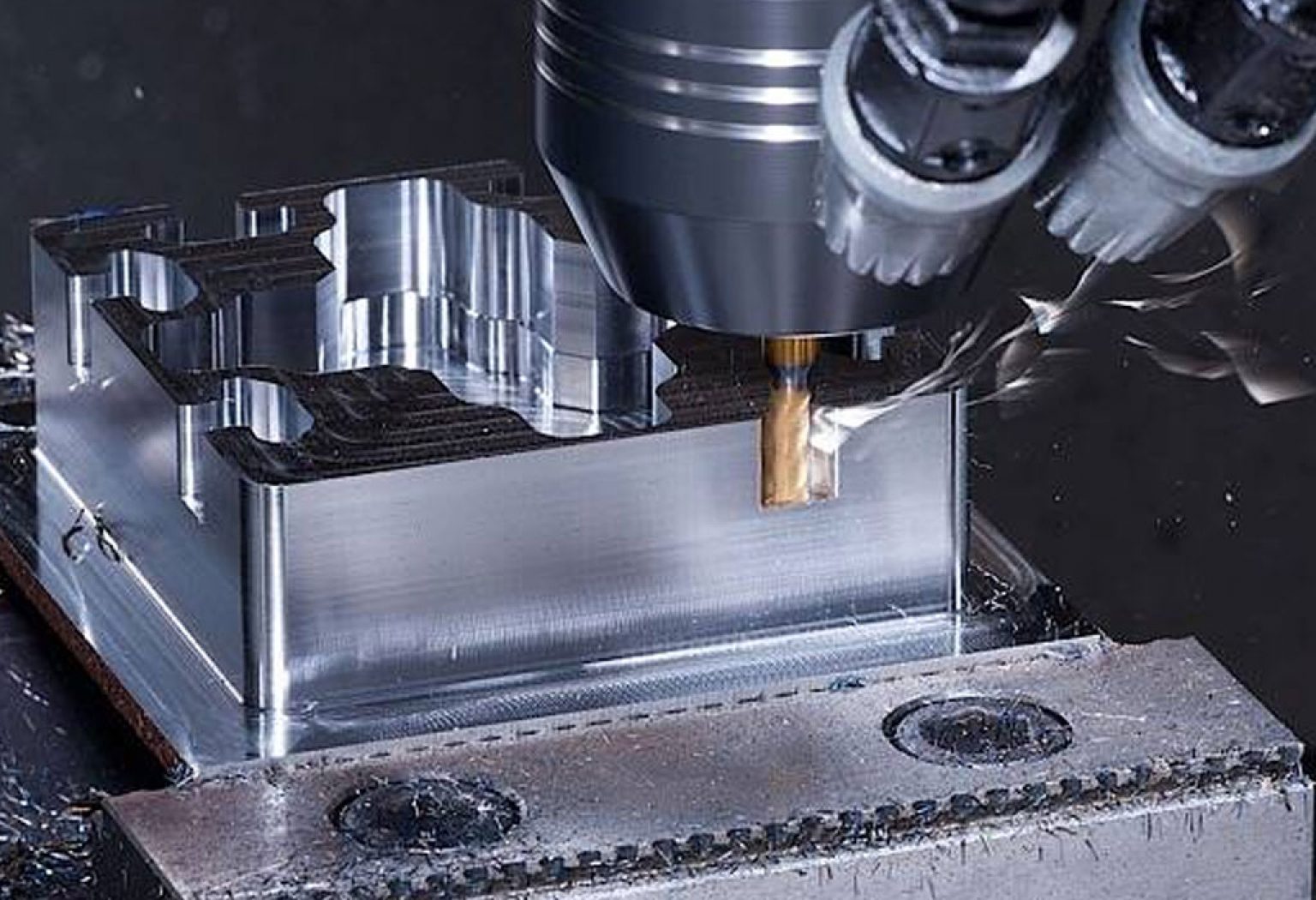 성공을 위한 설계: 정밀 CNC 가공을 위한 알루미늄 부품 최적화 | CNCMO
