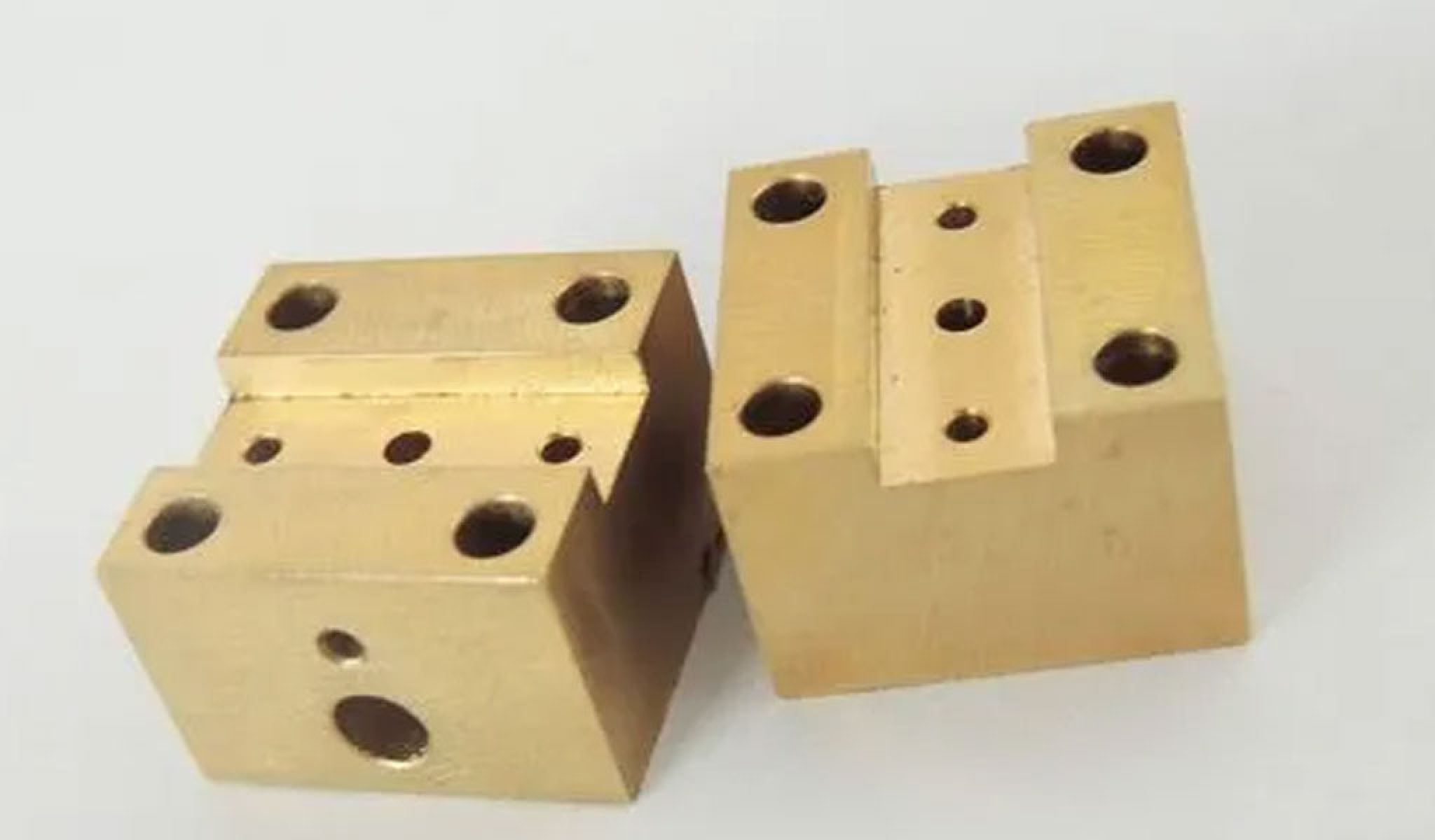 황동 CNC 가공 | CNCMO